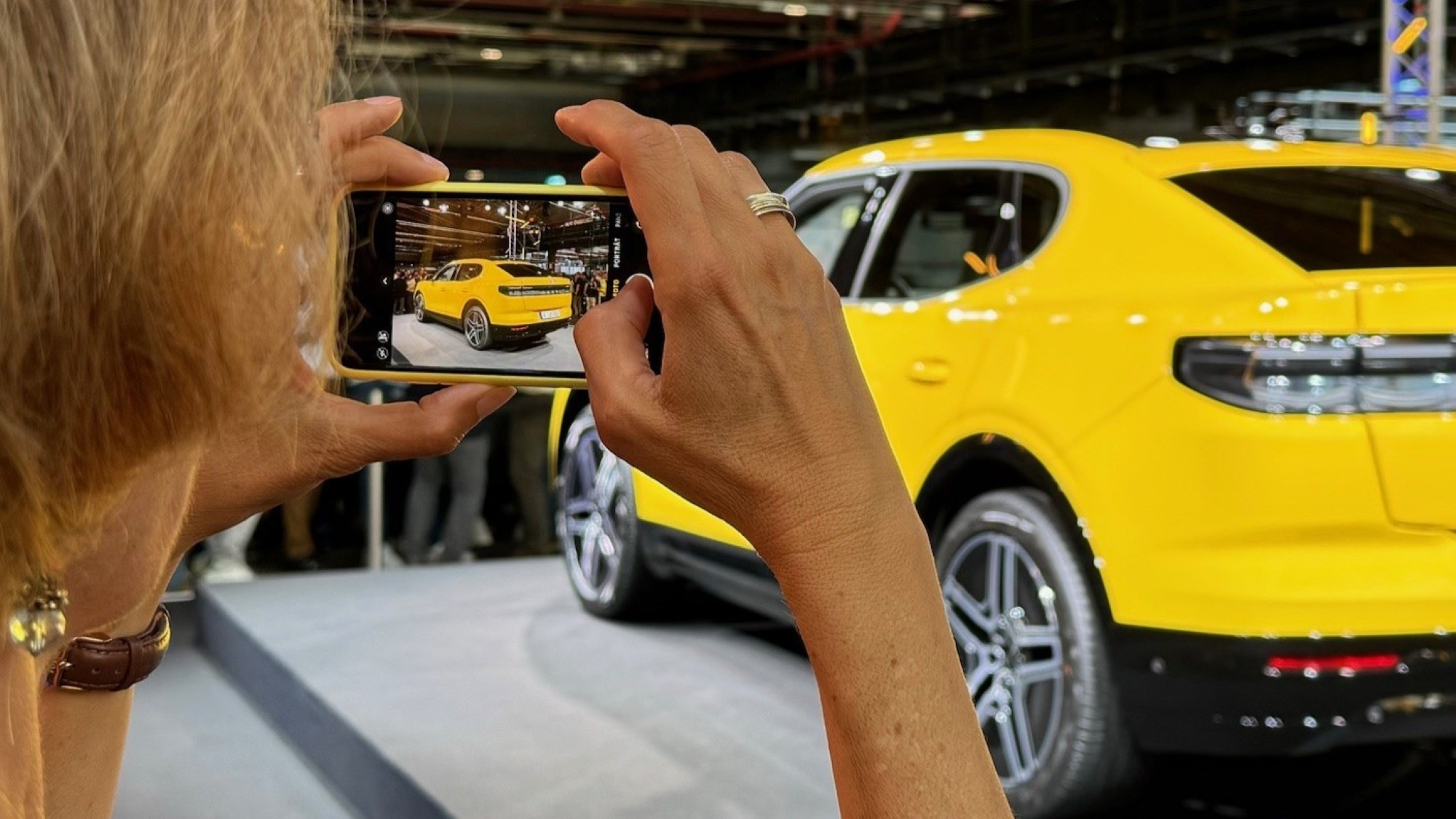 The Legend is back. Der neue Ford Capri. • HAGEN INVENT